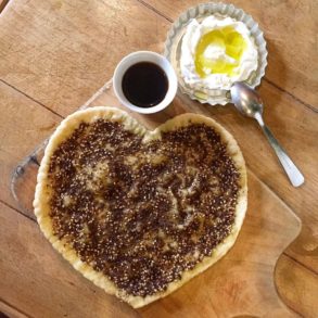 10+ Appetizing Photos To Celebrate World Mankousheh Day