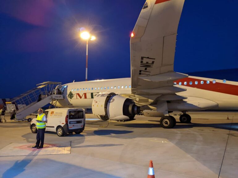 Here's What MEA Passengers Endured At Athens Airport After The ...